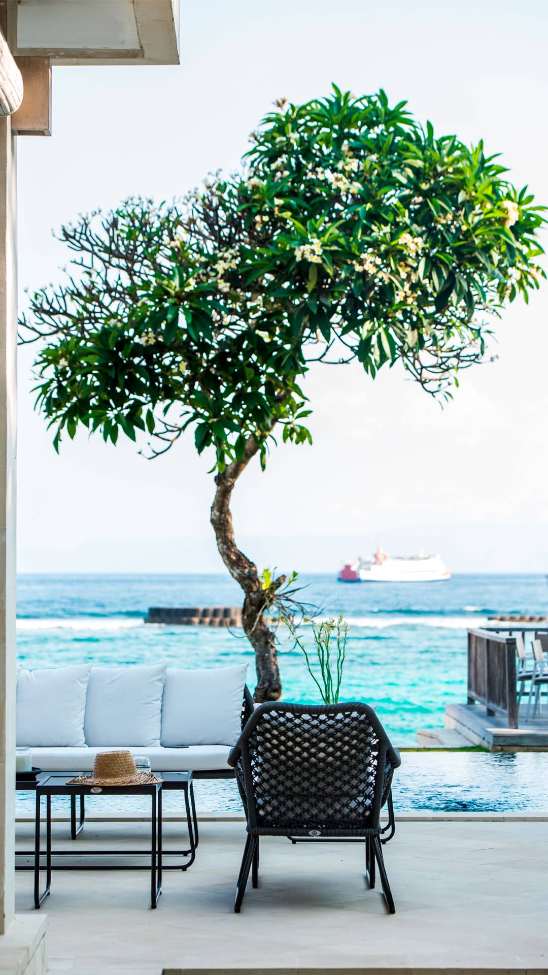 ARMCHAIR | MOMA COLLECTION - SKYLINE DESIGN