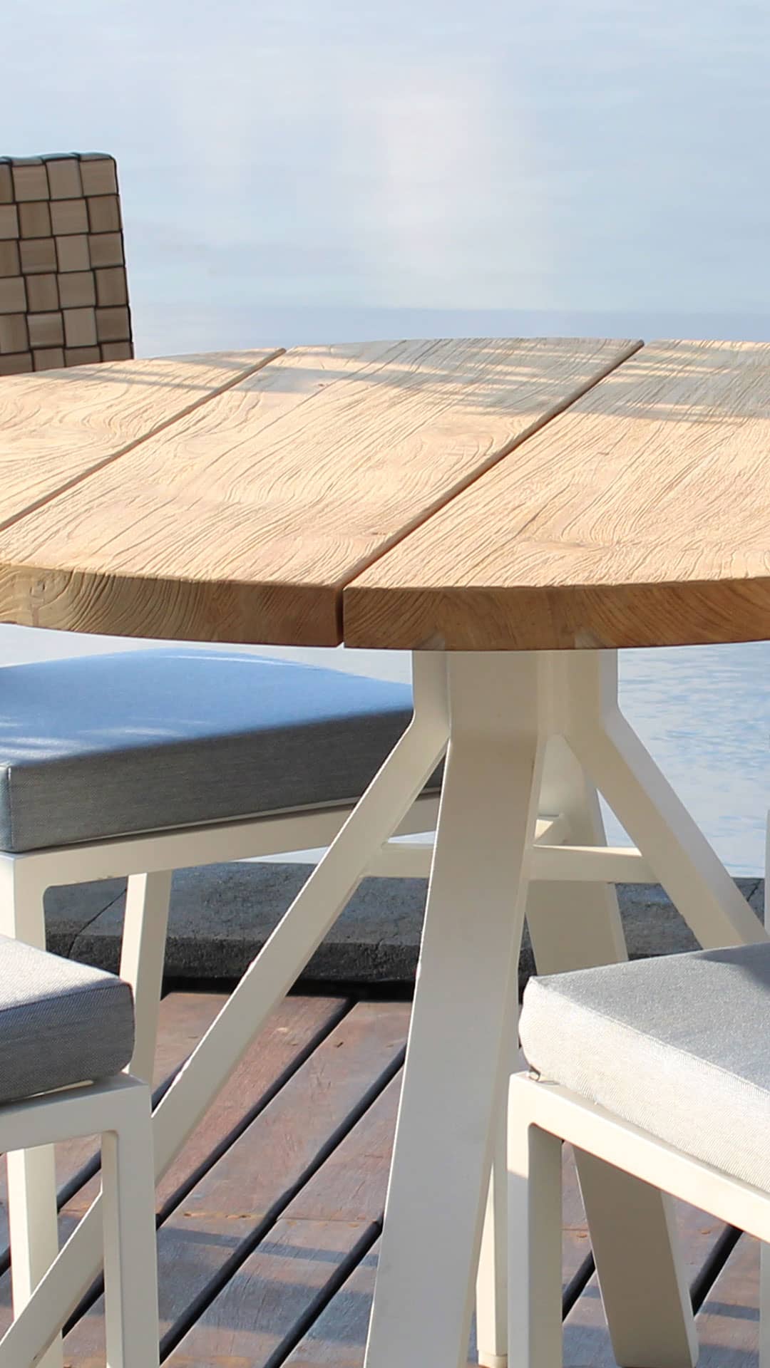 ALASKA DINING TABLE Ø100 | CALIXTO COLLECTION - SKYLINE DESIGN