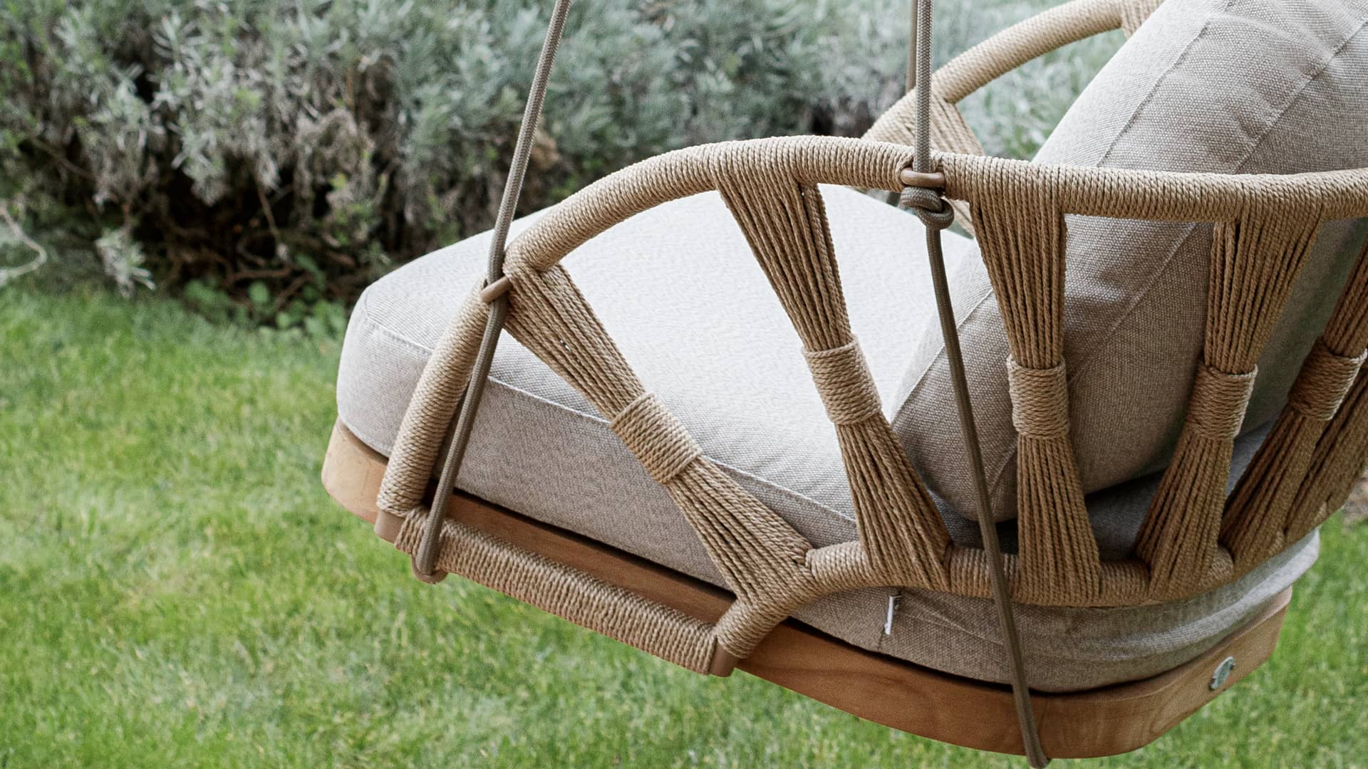 HANGING CHAIR WITH ROPE | KRABI COLLECTION - SKYLINE DESIGN