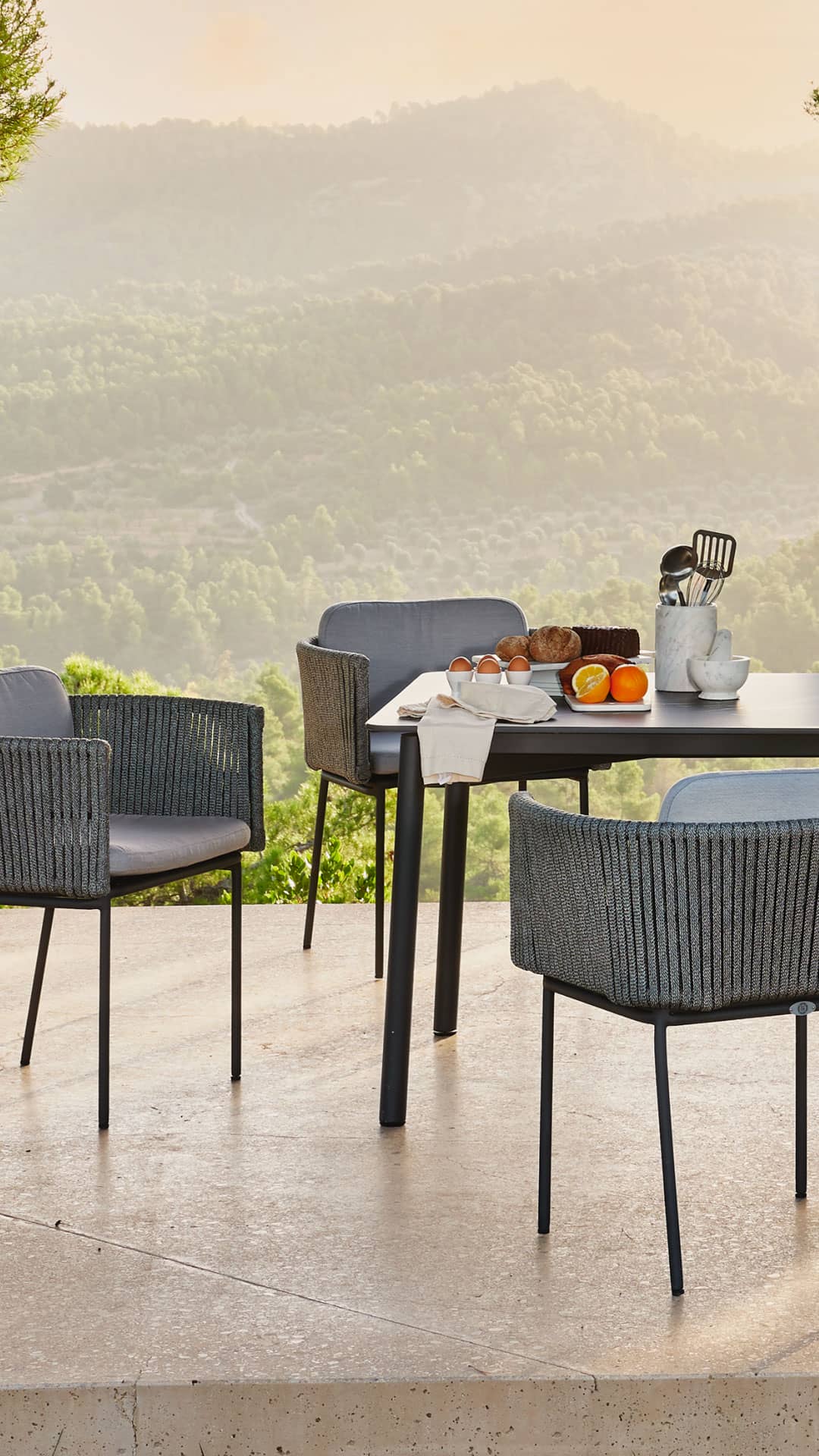 DINING TABLE 100x100 | BOSTON COLLECTION - SKYLINE DESIGN