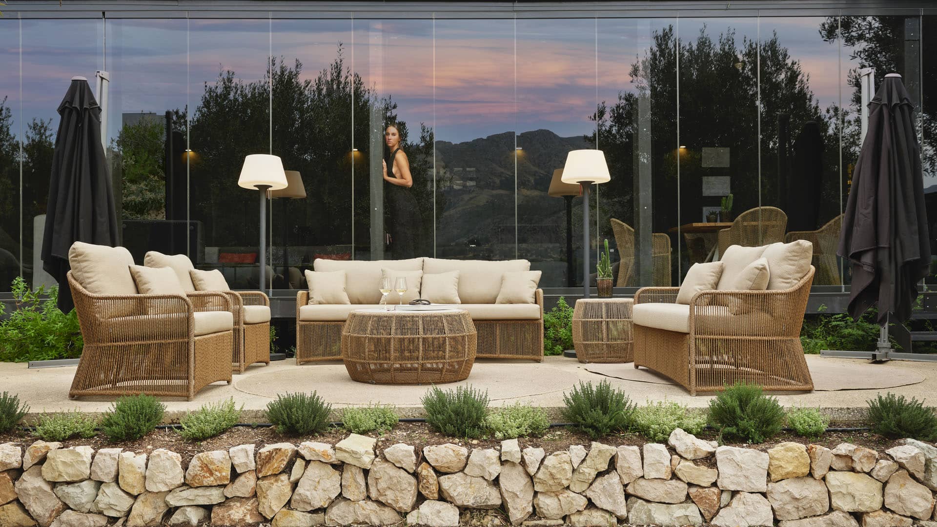 CALIXTO ARMCHAIR | CALIXTO COLLECTION - SKYLINE DESIGN