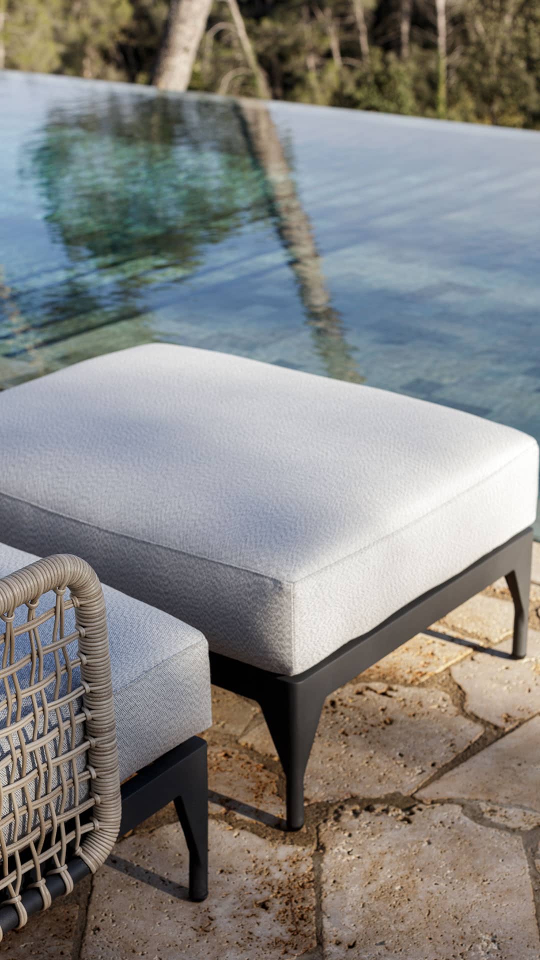 RIBS OTTOMAN | RIBS COLLECTION - SKYLINE DESIGN