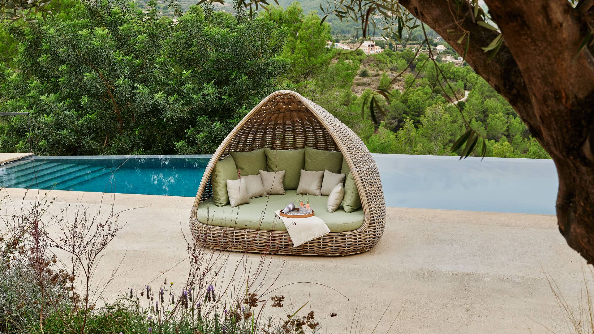 DAYBEDS Colección - SKYLINE DESIGN | Premium Outdoor Furniture