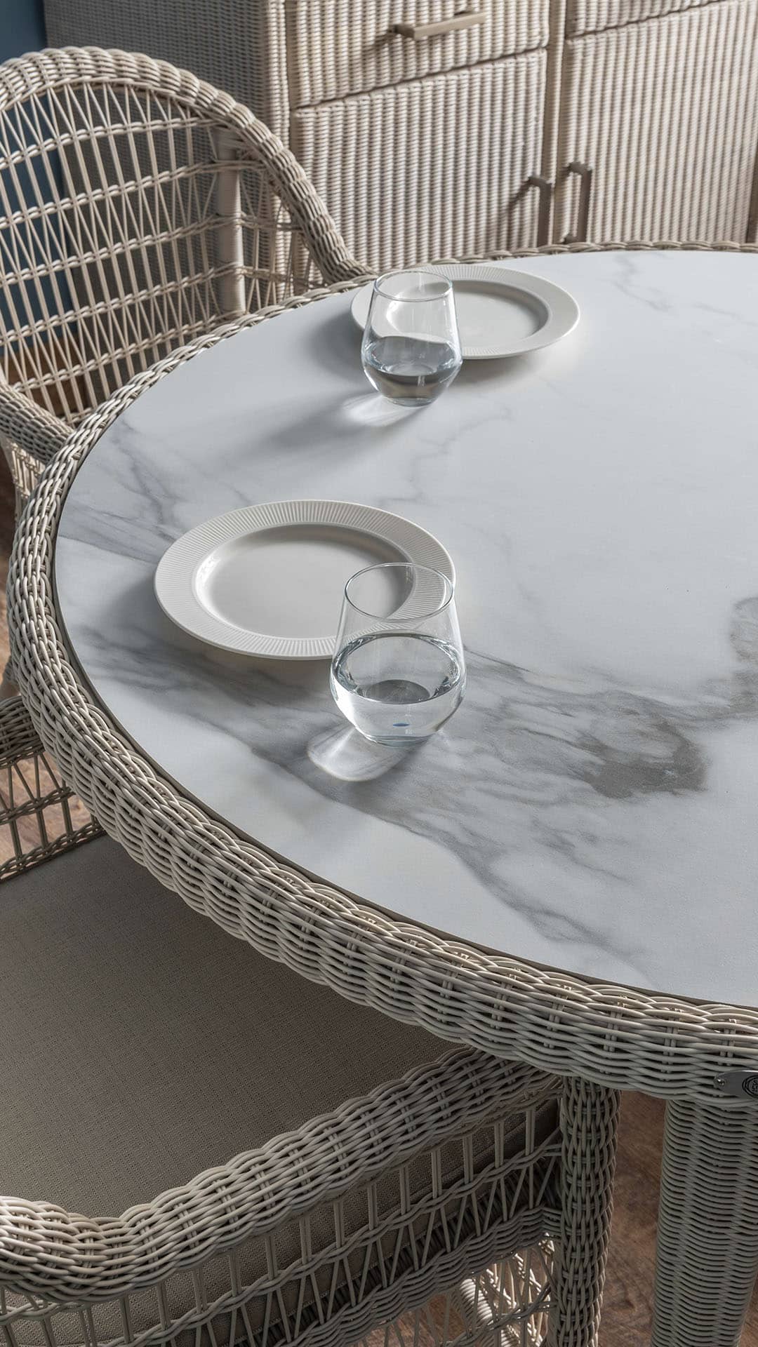 PORCELAIN MATERIAL - SKYLINE DESIGN | Premium Outdoor Furniture