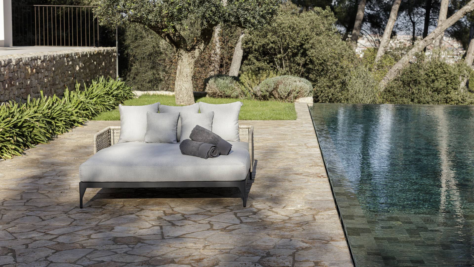 RIBS Collection - SKYLINE DESIGN | Premium Outdoor Furniture