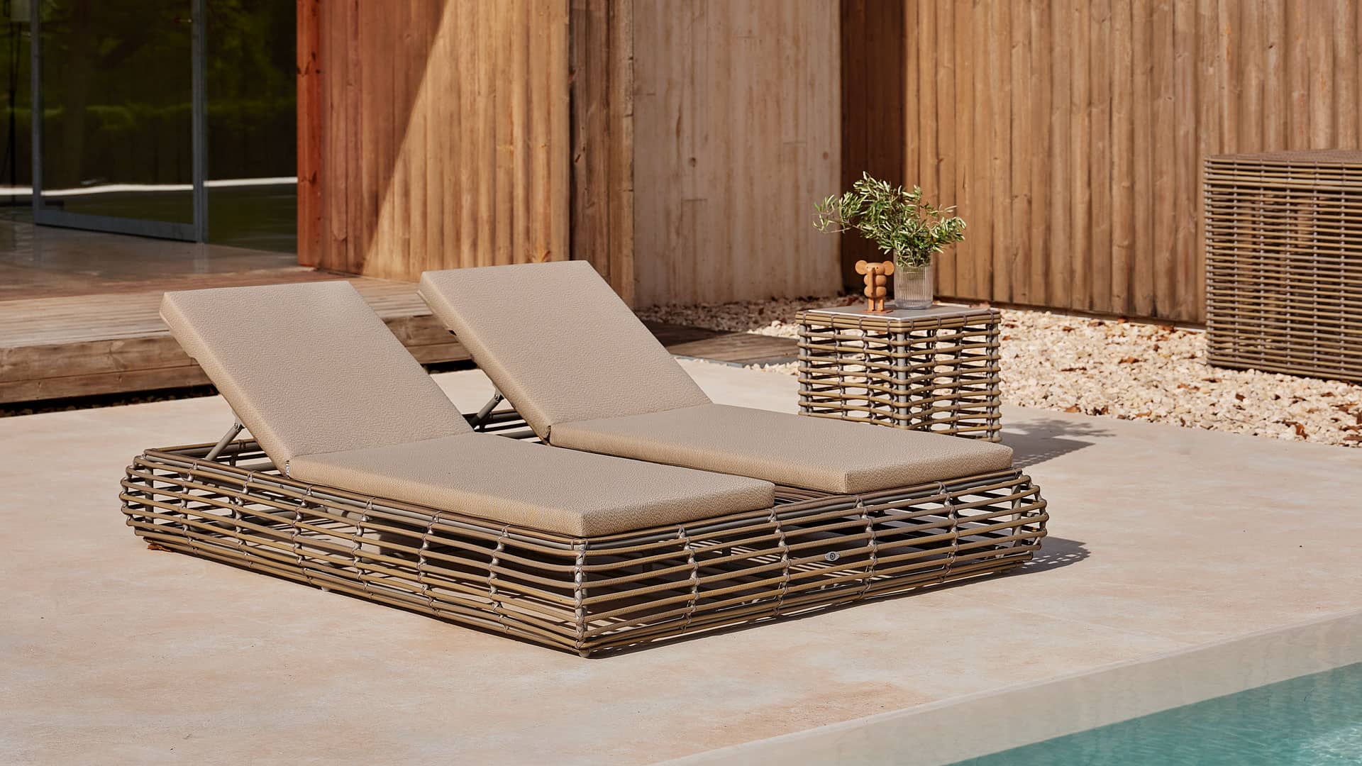 RUBY Collection - SKYLINE DESIGN | Premium Outdoor Furniture